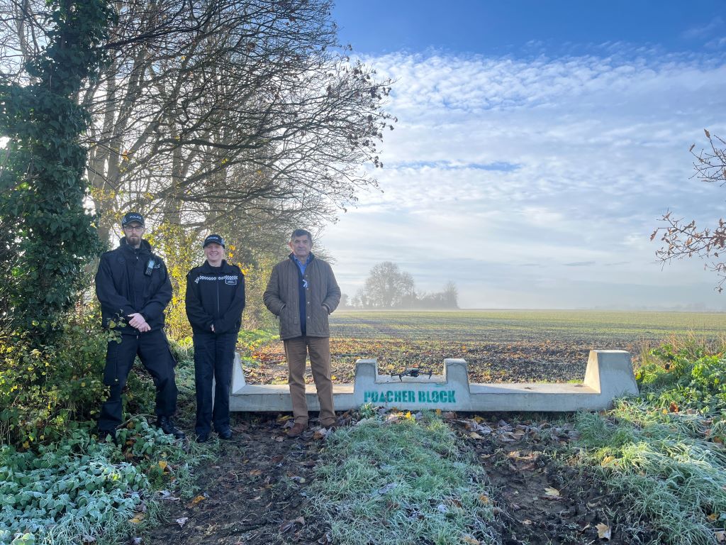 Poacher blocks loaned to Wiltshire farmers to prevent hare coursing ...